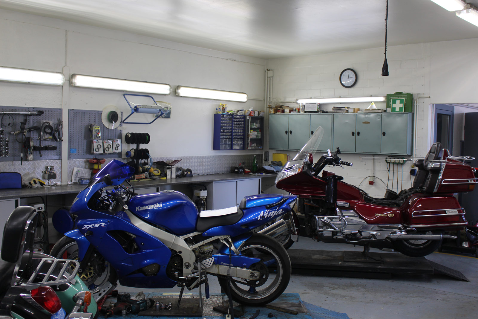 Motorrad Werkstatt - Motorradgarage 2000